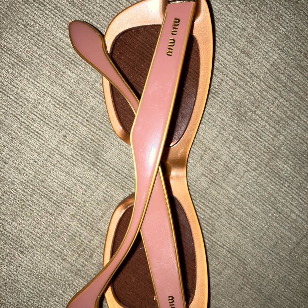 Mui Mui -Barbie Mania! These Beautiful Pink Sunglass/… - Gem